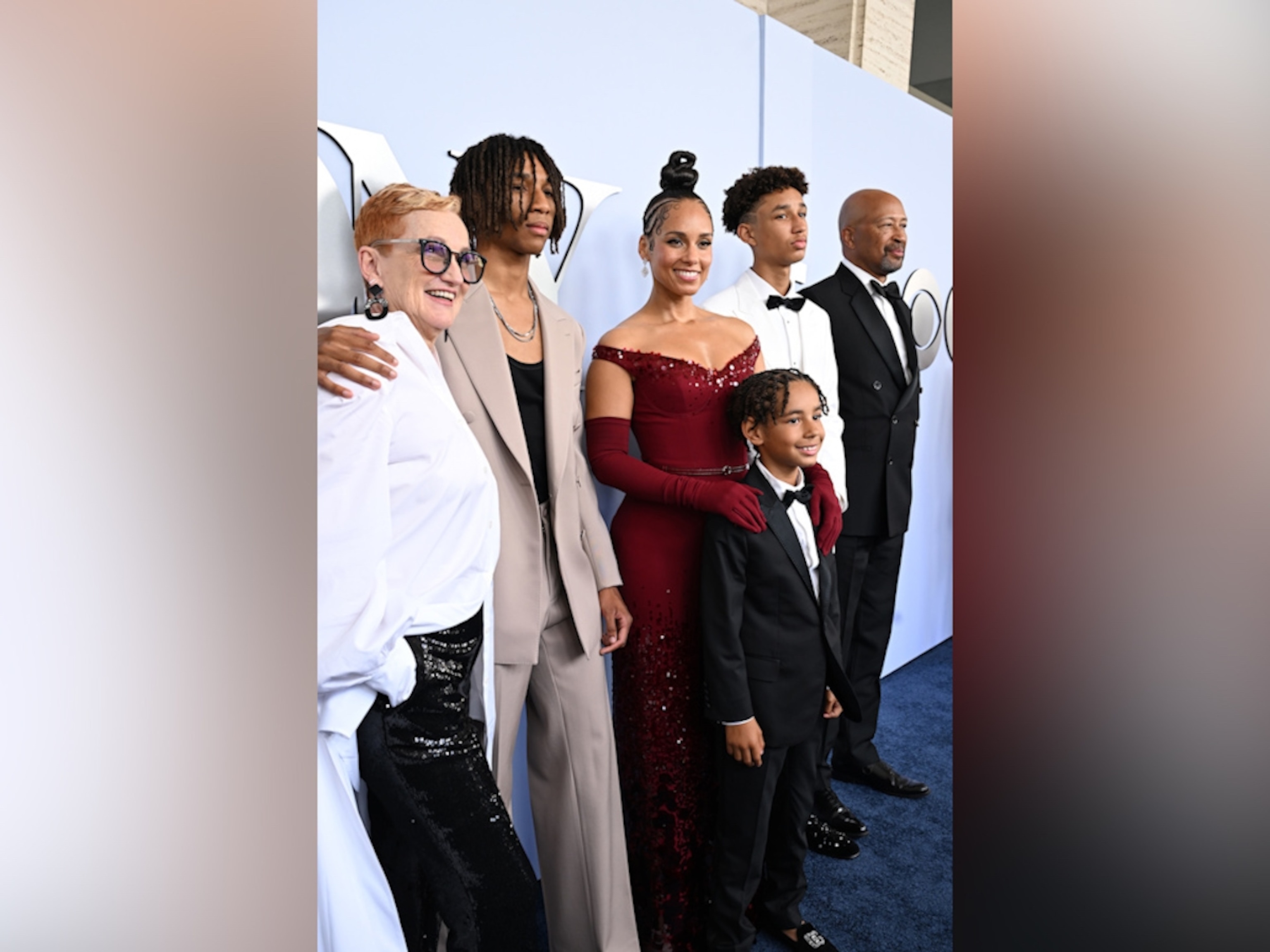 Alicia Keys 2024 Familie All About Alicia Keys' 2024 Tony Awards Glam