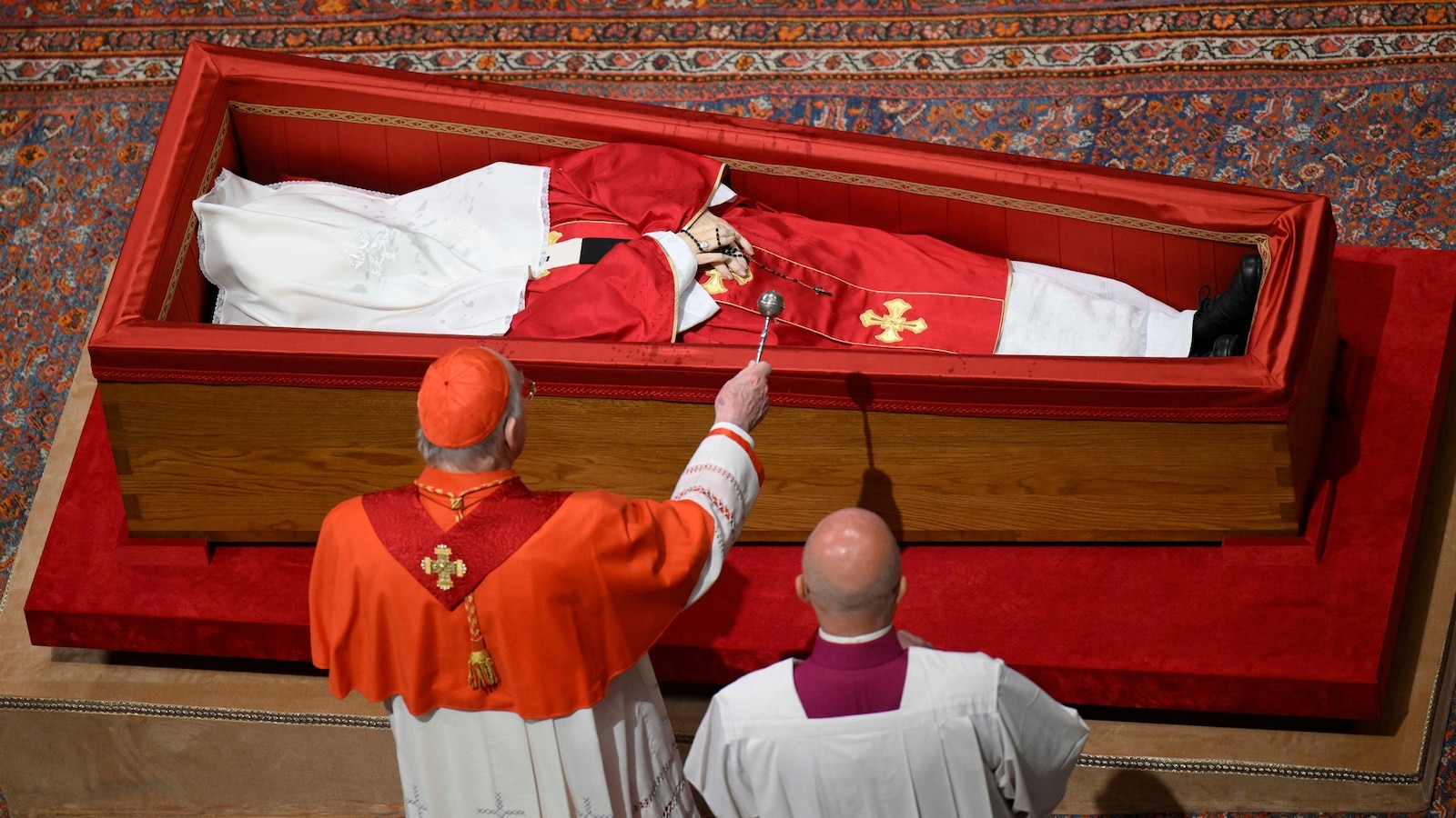 The meaning behind the symbolic items at Pope Francis' funeral - ABC News