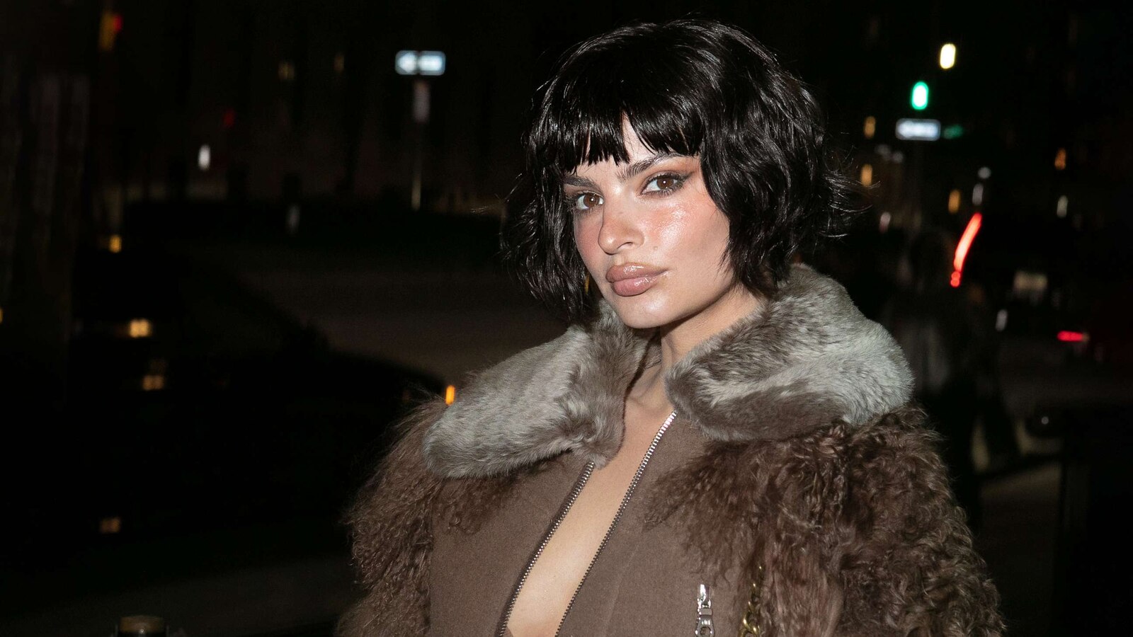 Emily Ratajkowski debuts brand new bob haircut at Marc Jacobs show ...