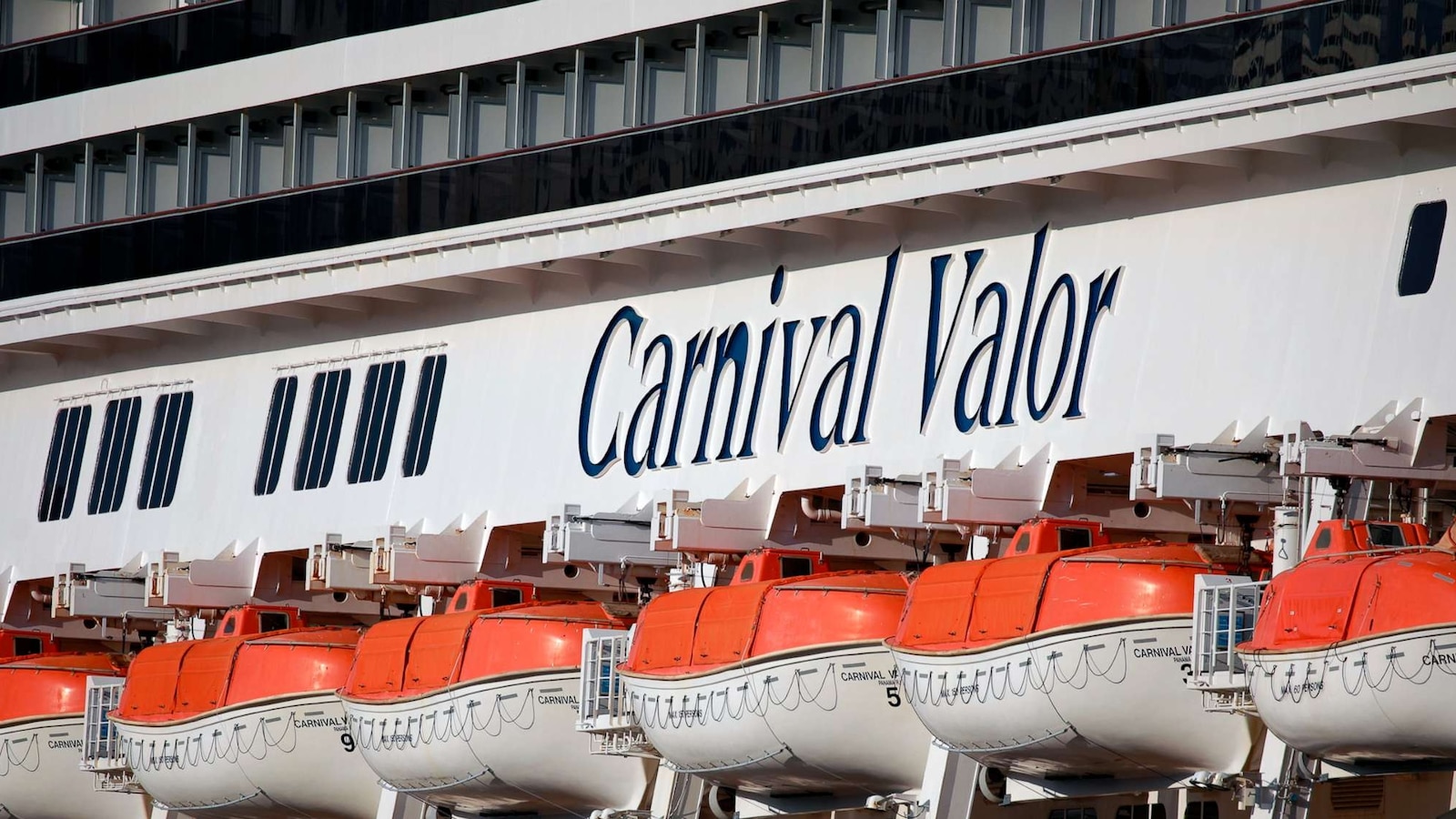 Carnival cruise passenger who went overboard was 'dead set' on surviving - ABC News