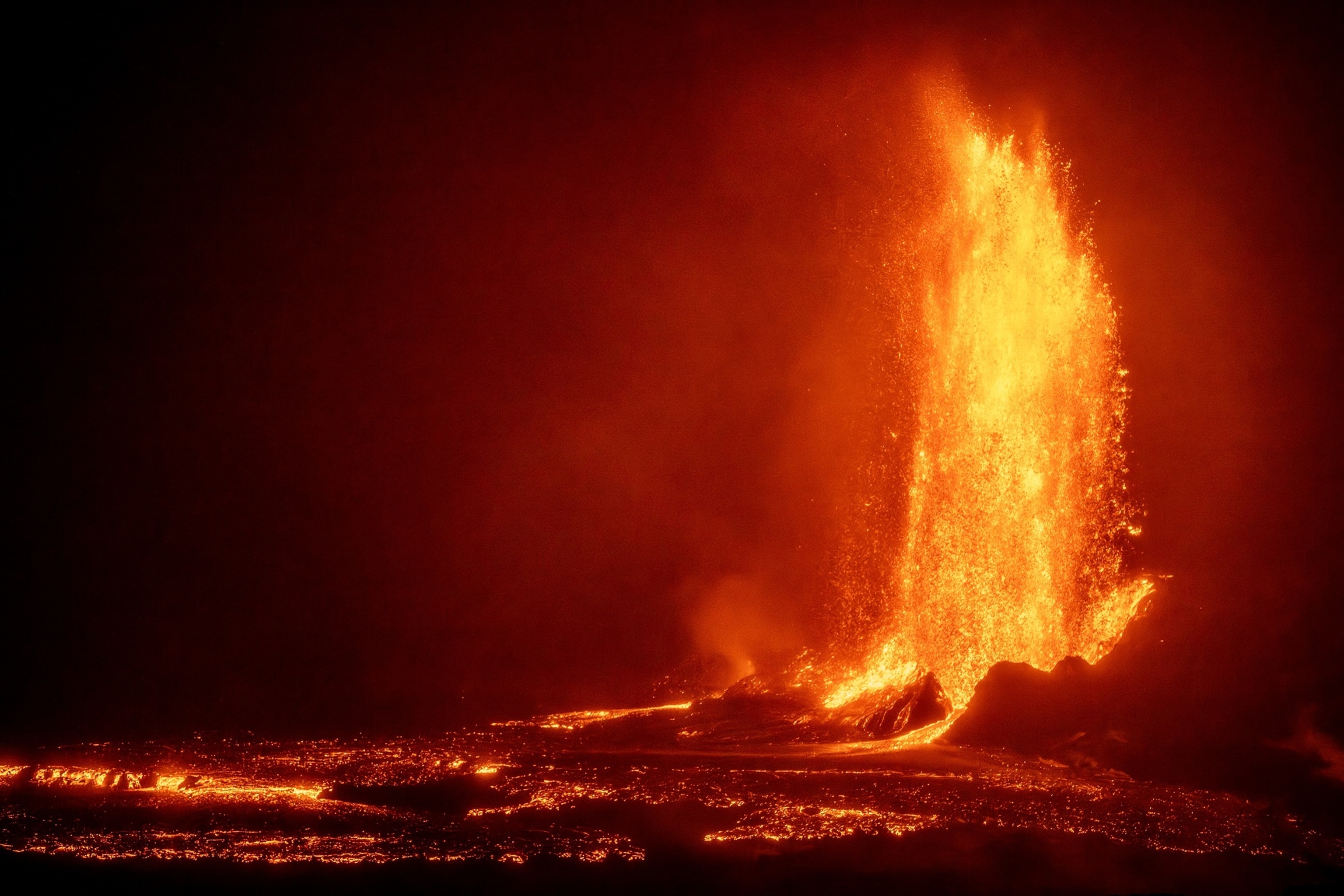 'High' lava fountains imminent at Hawaii's Kilauea volcano, USGS says ...