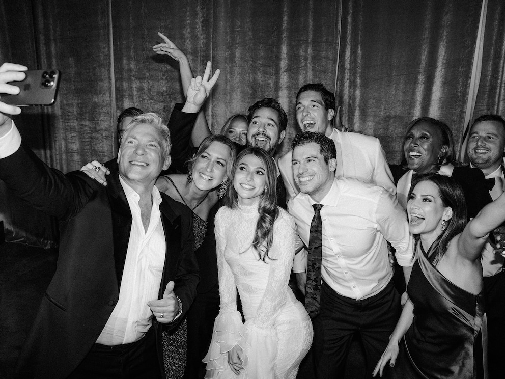 Will Reeve, Amanda Dubin share wedding photos featuring 'GMA' family ...