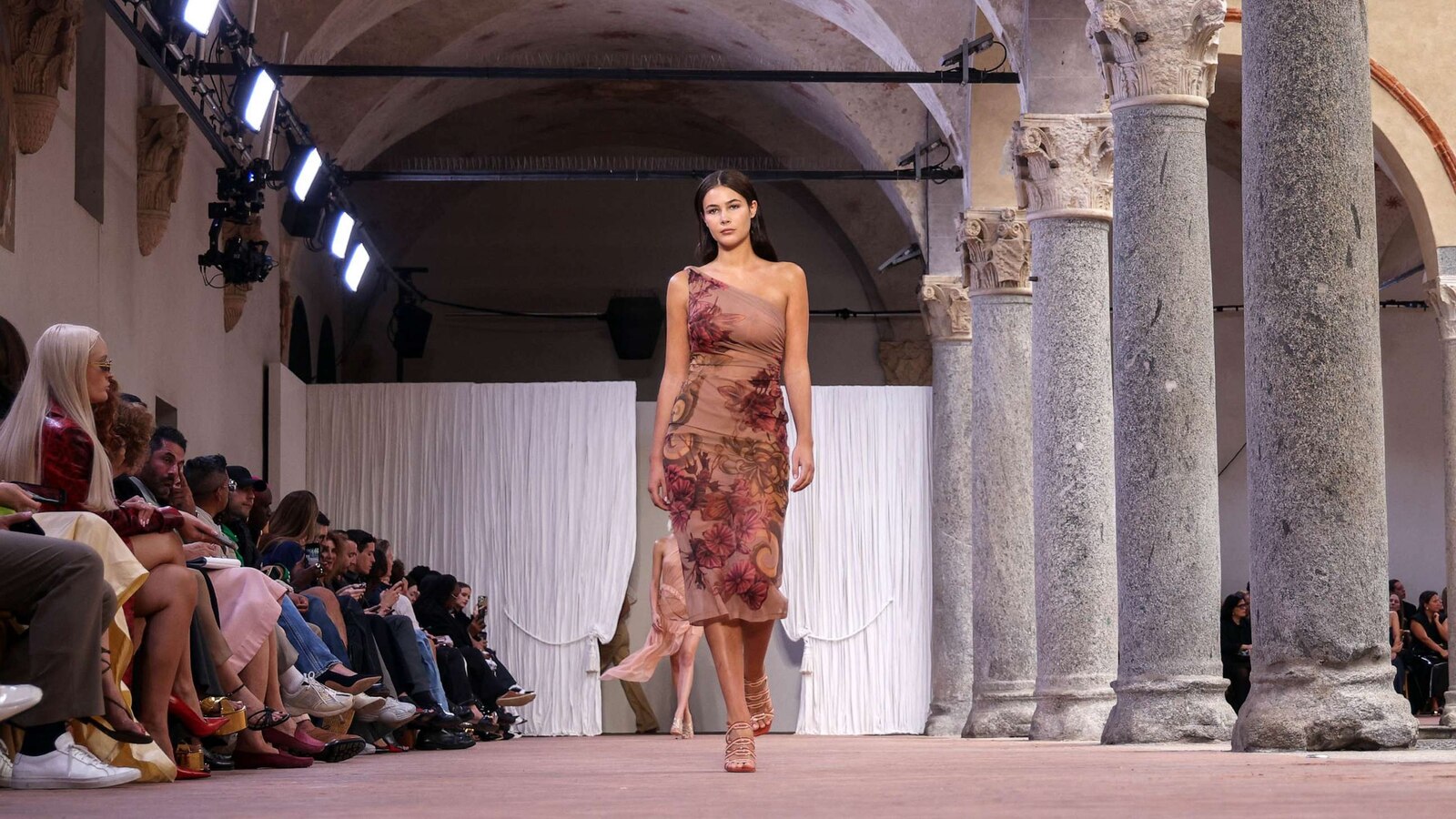 Like mother, like daughter: Christy Turlington's daughter walks at ...