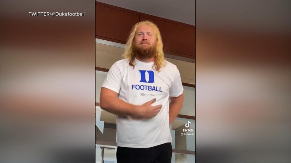 Video Duke University football team stunned by teammate's operatic ...