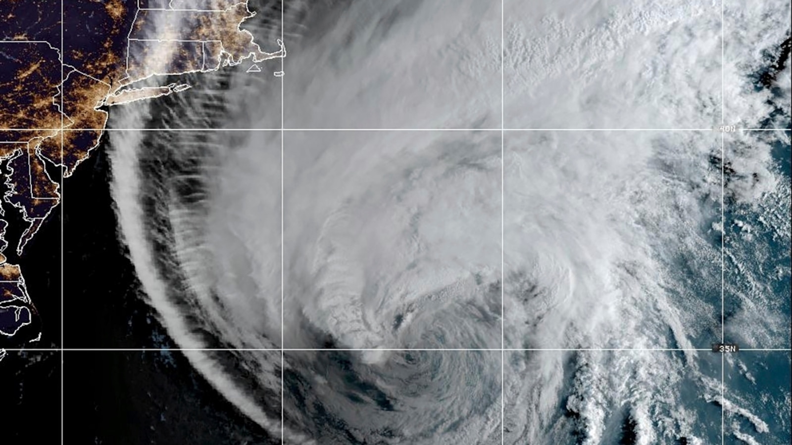 Hurricane Lee updates: Storm makes landfall in Nova Scotia as post ...