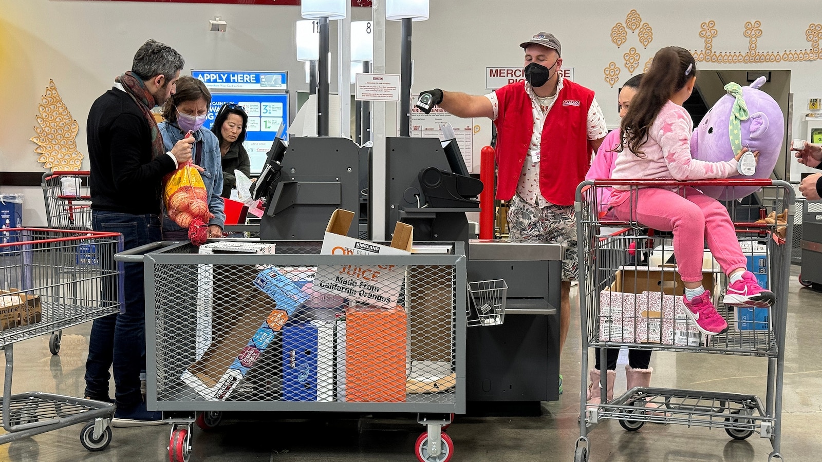 Costco adds membership scanners upon entry to crack down on customers ...