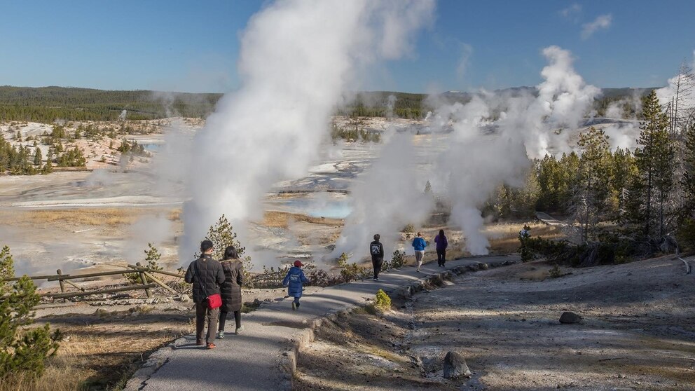 Another hole has formed at Yellowstone National Park, geologists say ...