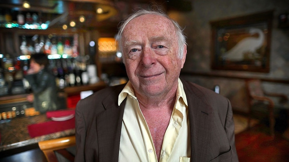 Famous American art thief Myles Connor reacts to Louvre Museum heist ...