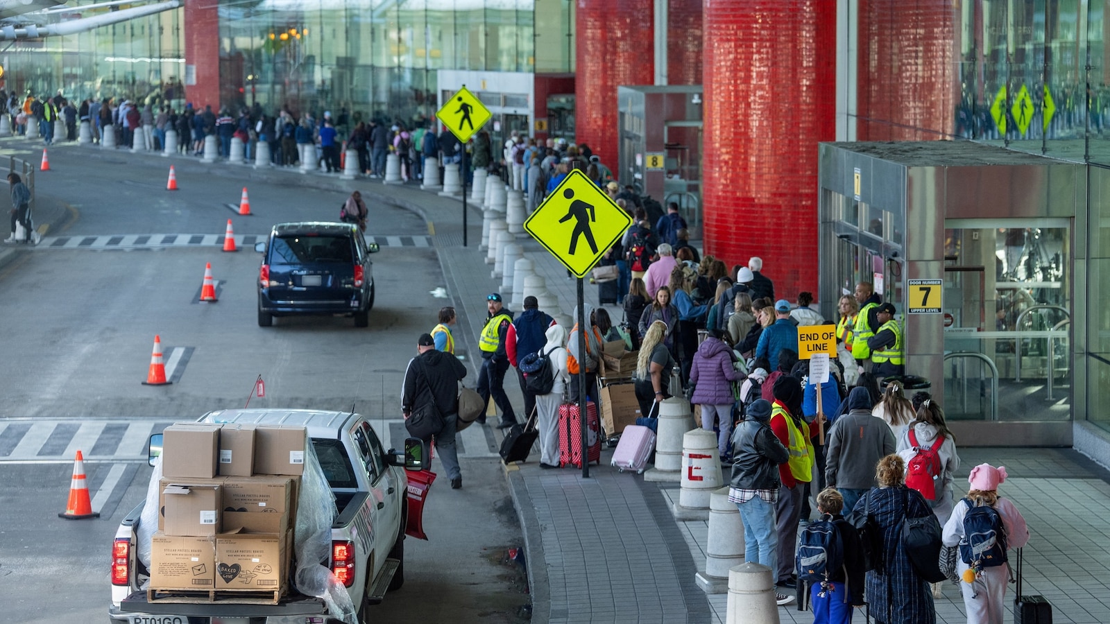 When to expect normal airport security wait times, as TSA officers ...