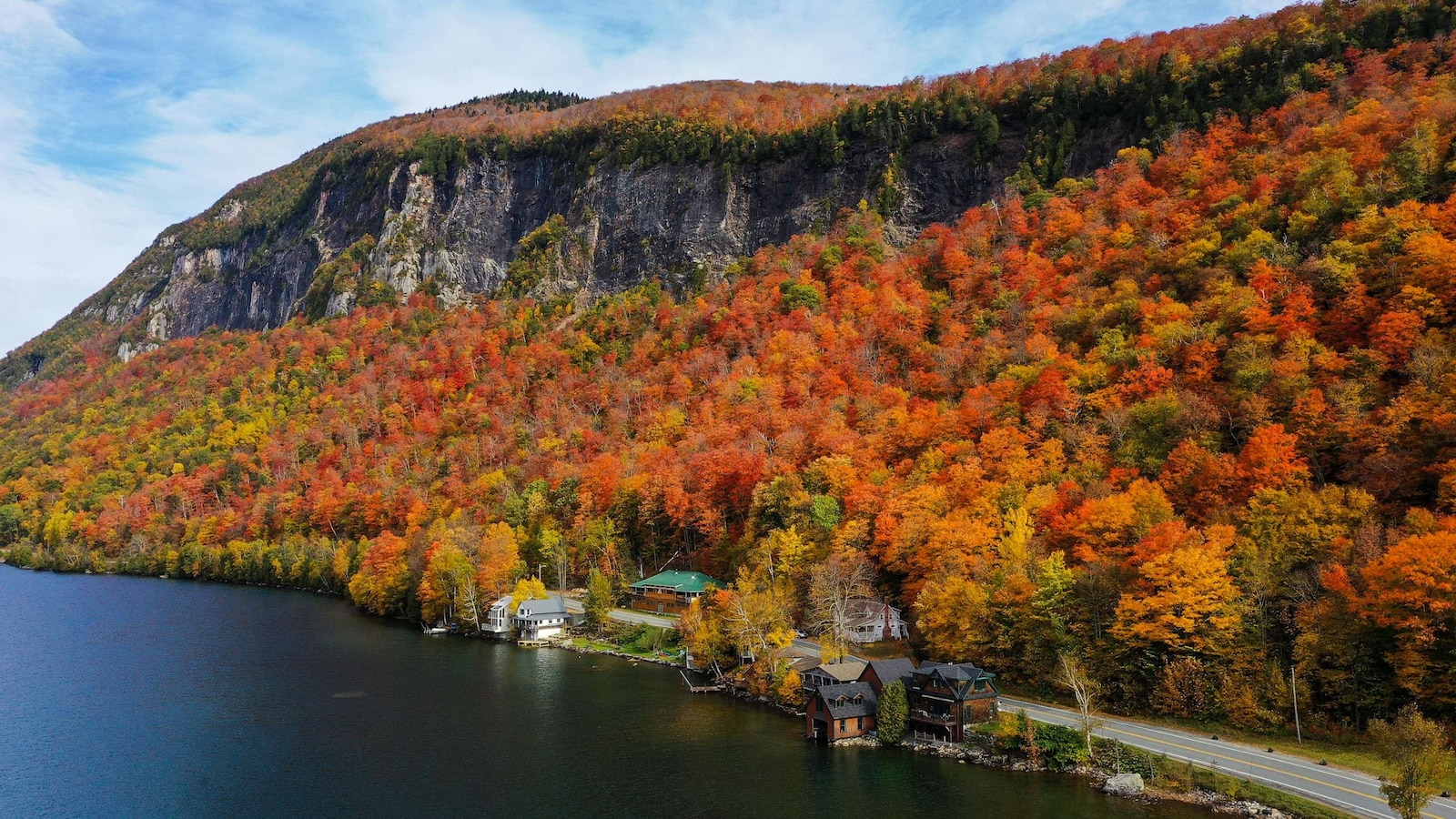 Why this small town is working to deter tourists' fall foliage photo ...