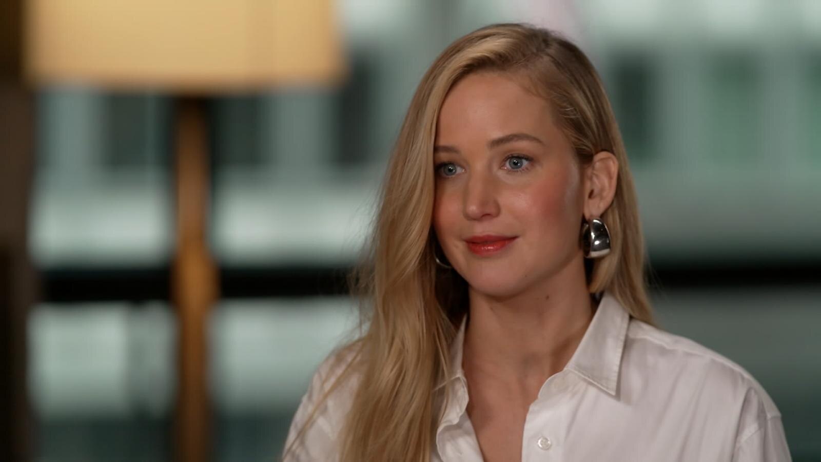 Jennifer Lawrence Brown Hair Smiling