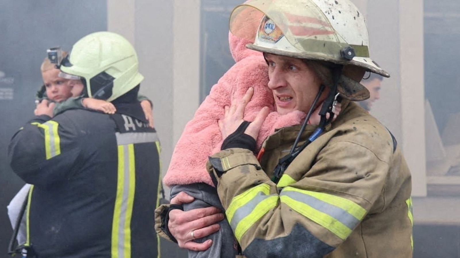 Russian aerial strike on Ukraine kills 6, including 2 children, as ...