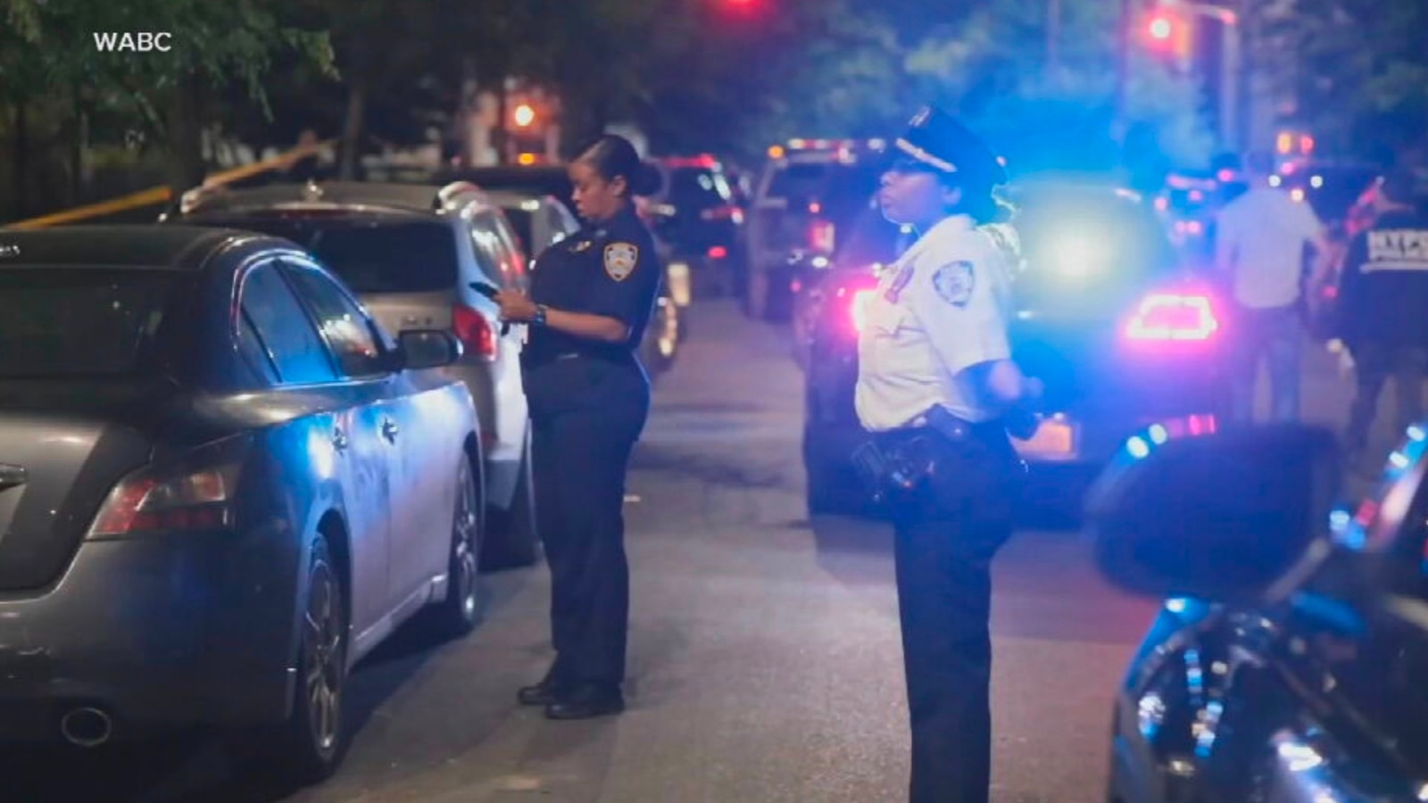 Suspects sought in shooting of 2 girls, ages 9 and 11, caught in the ...