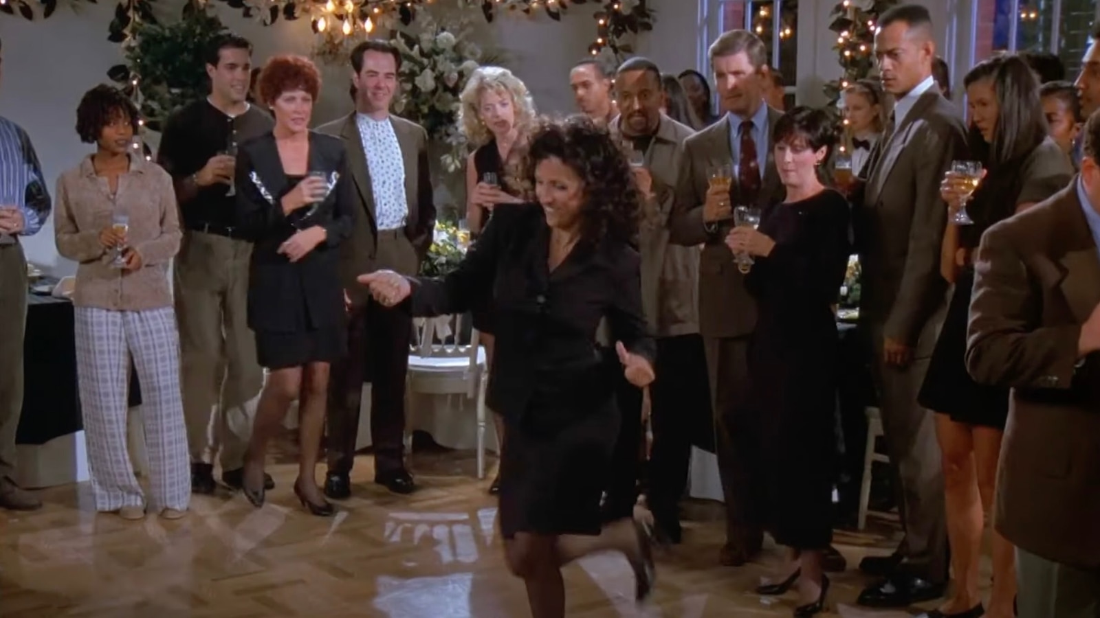 See Penn Badgley recreate Julia Louis-Dreyfus' Elaine dance from ...