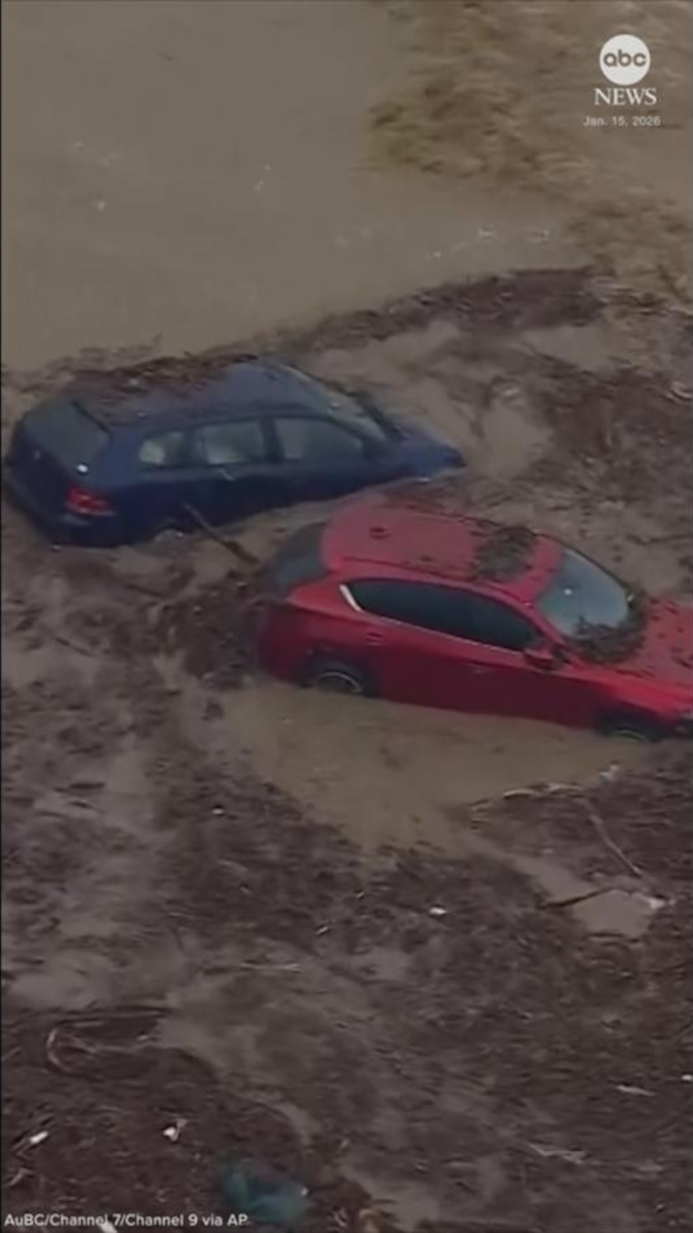 Video Cars washed out to sea in Australia flash floods - ABC News