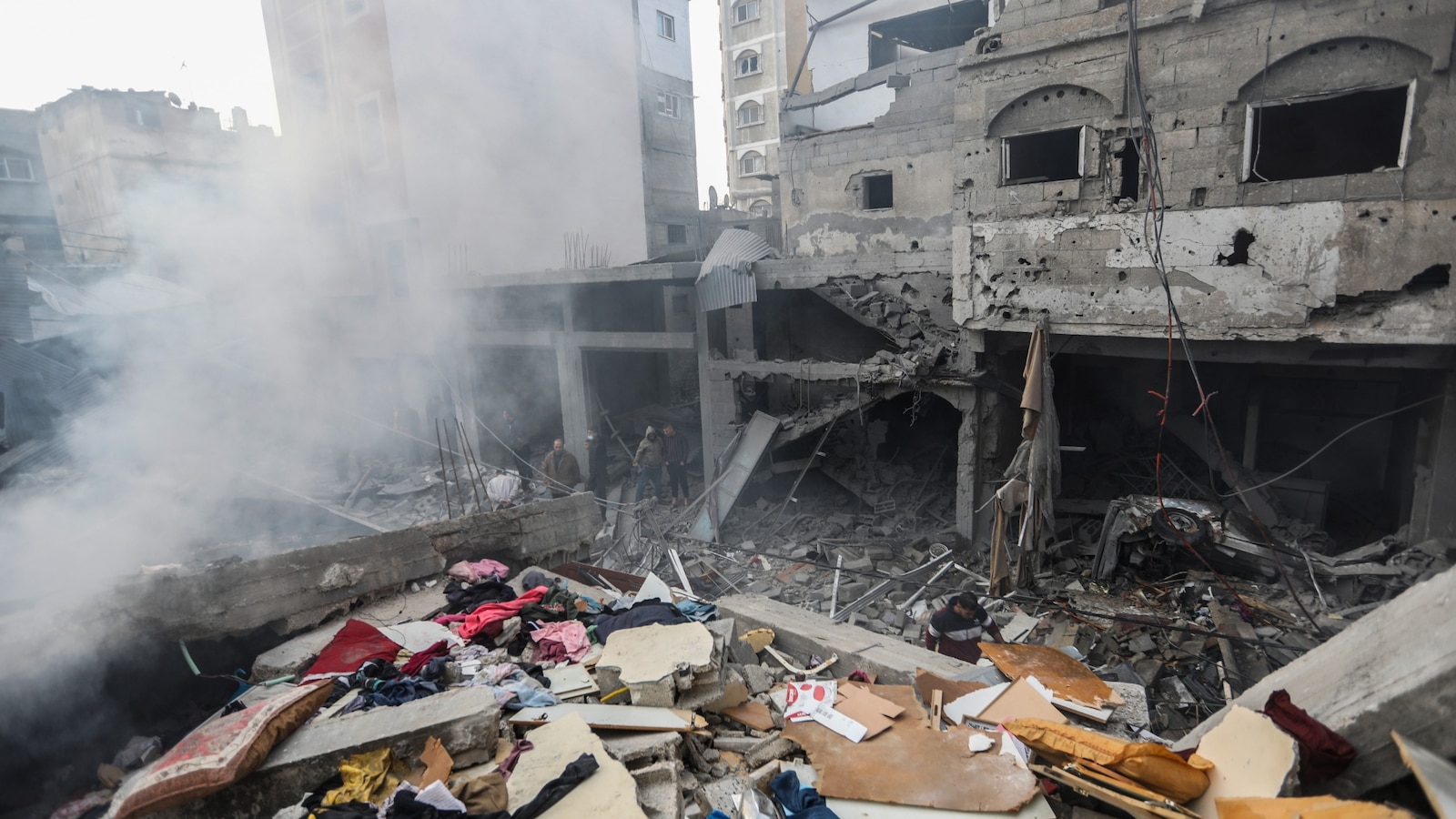 Israeli defense minister predicts 2 more months of war, then 'mop up ...