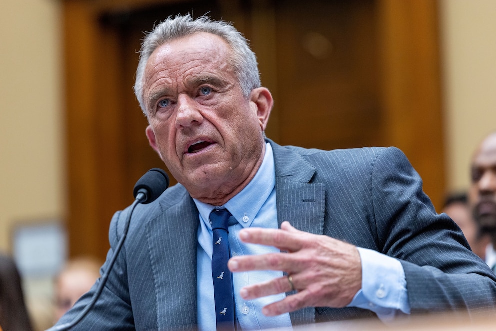 Medical groups sue HHS, RFK Jr. over 'unlawful' vaccine changes - Good ...