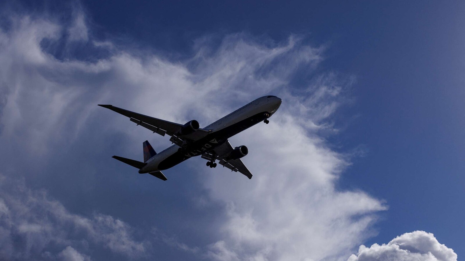 Delta pilot allegedly over alcohol limit arrested in Scotland, police ...