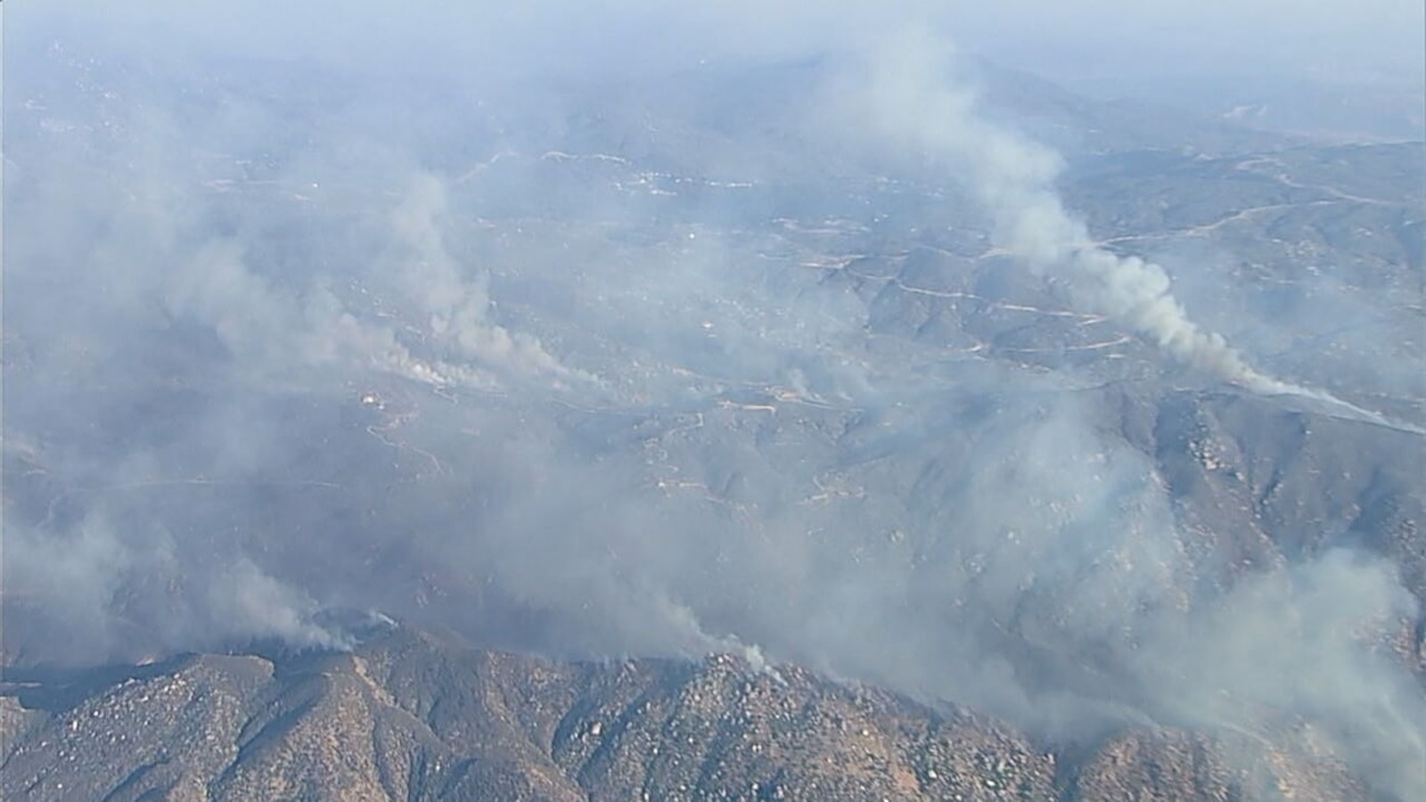 Wolf Fire in Southern California explodes over 2,400 acres amid dry ...