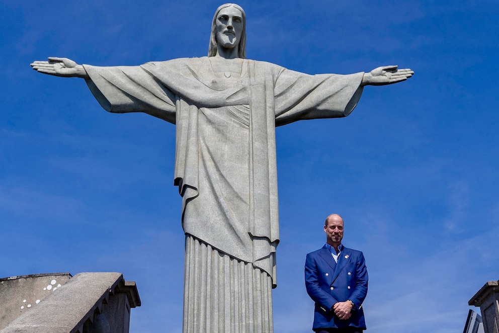 Prince William recreates famous Princess Diana photo - Good Morning America