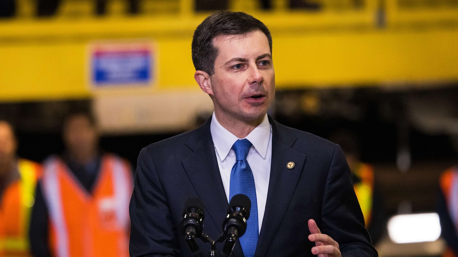 Buttigieg defends 'extraordinary' economy as polling suggests ...