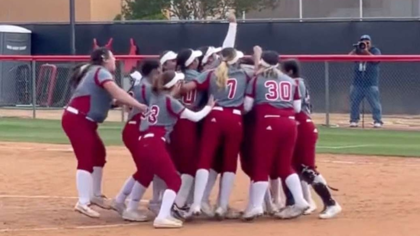 High school softball team comes from behind to win 1st championship in ...