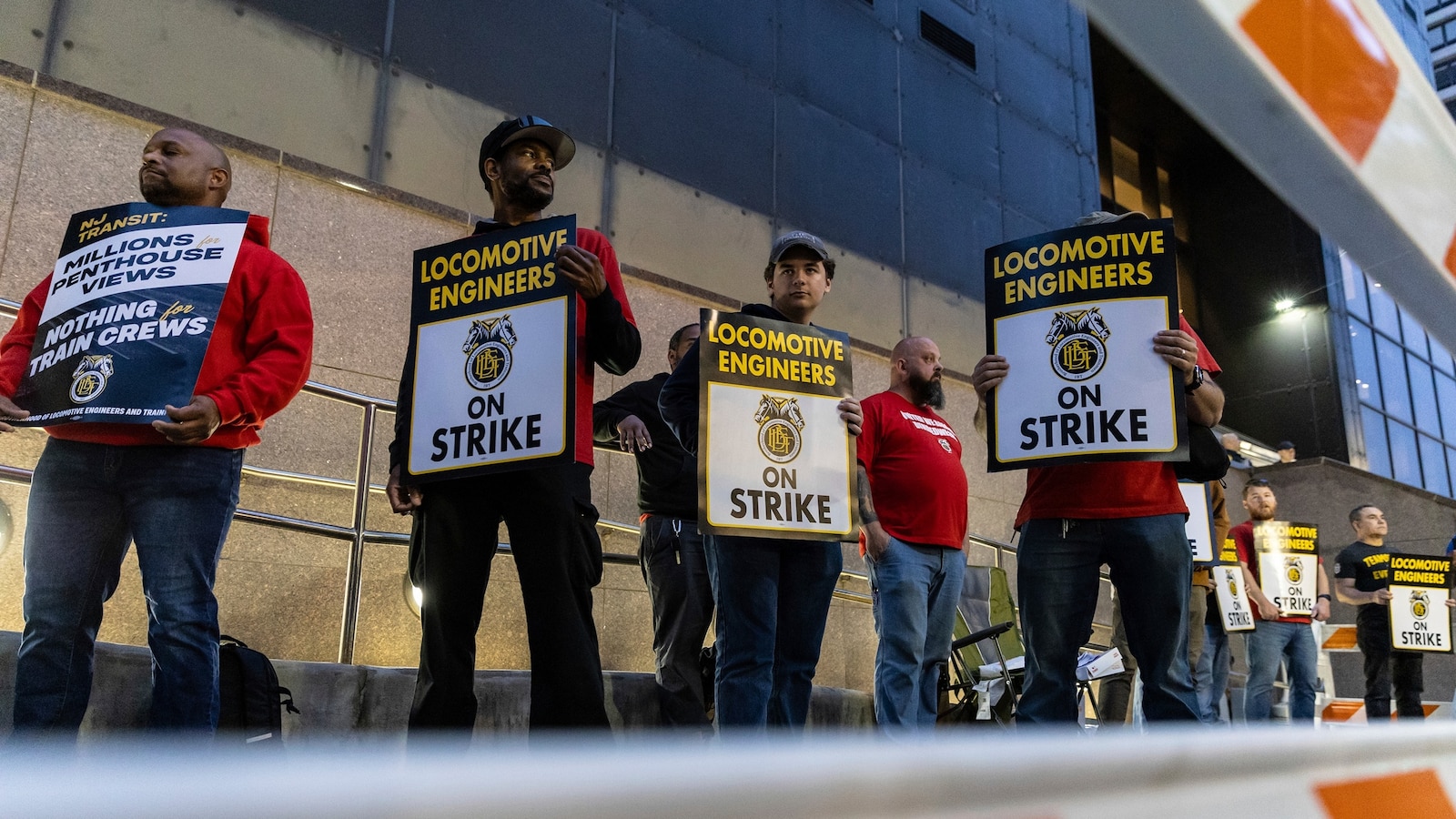 New Jersey Transit strike underway; some 350,000 commuters scramble for ...