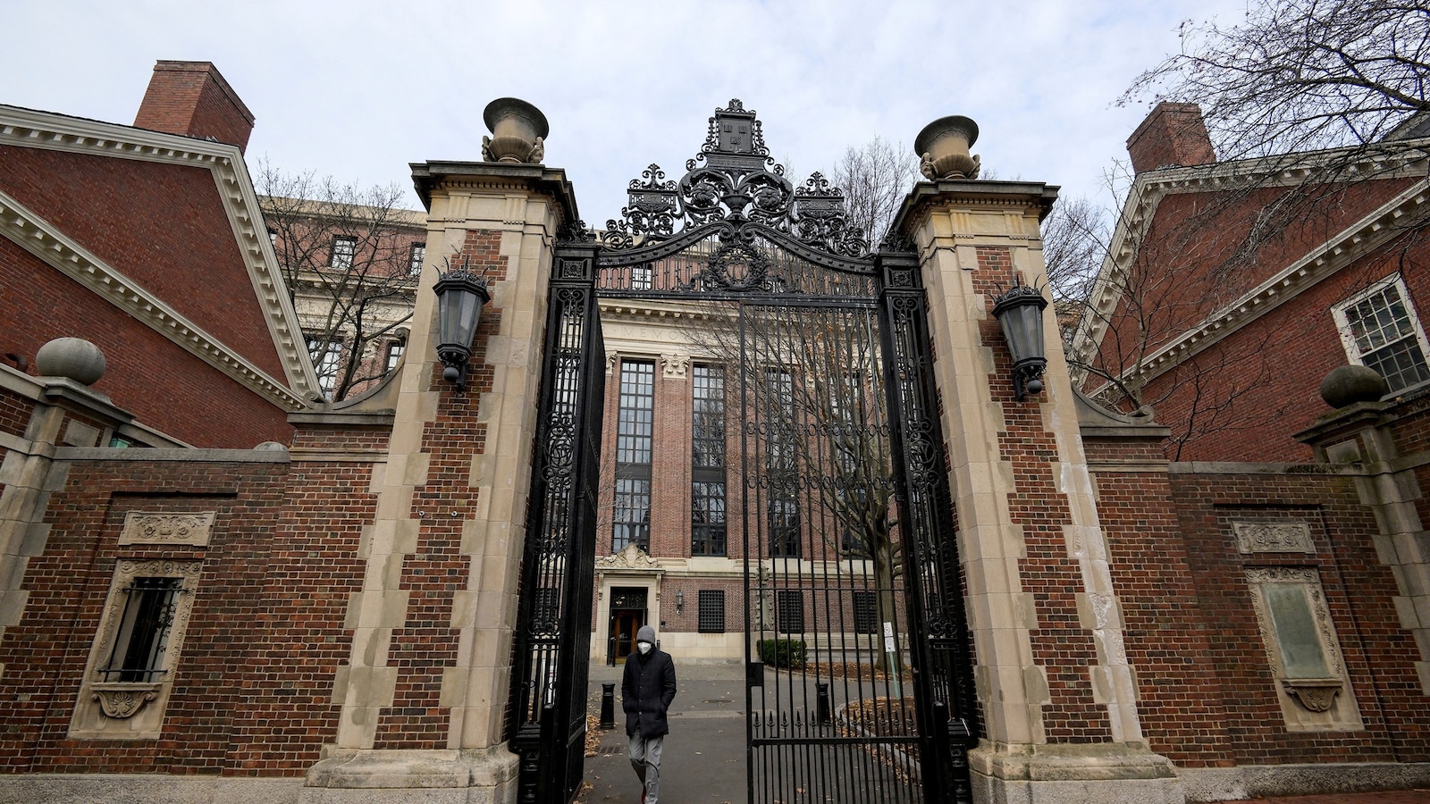 Harvard 'failed its Jewish students' and must face antisemitism lawsuit ...