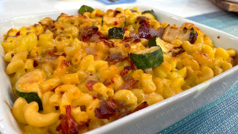 Jamika Pessoa cooks Mediterranean Superfood Mac n Cheese - Good Morning America