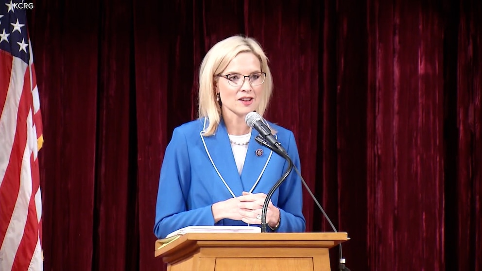 Video Crowd boos GOP Rep. Hinson at Iowa town hall over Trump’s ‘big ...