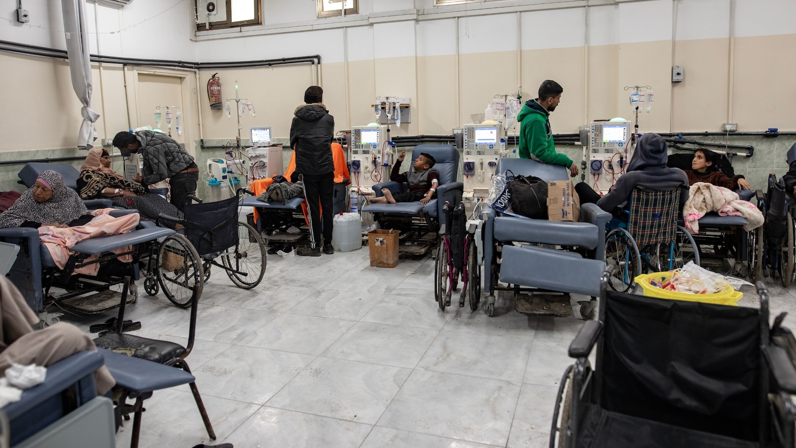 Patients evacuated from Nasser Hospital, Gaza's second-largest, as WHO ...