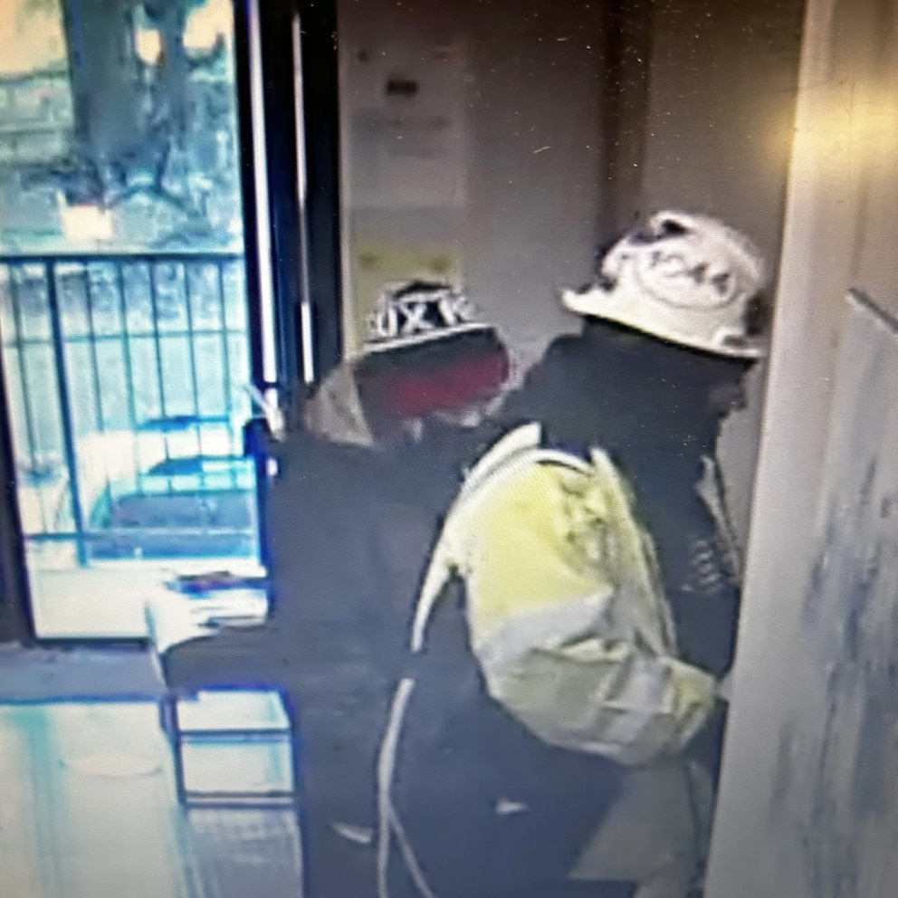 Suspects who posed as city workers sought in armed home invasion ...