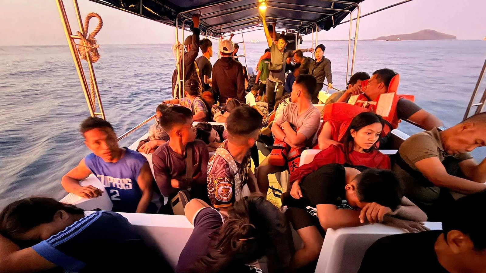 Hundreds rescued from deadly ferry disaster in Philippines - ABC News