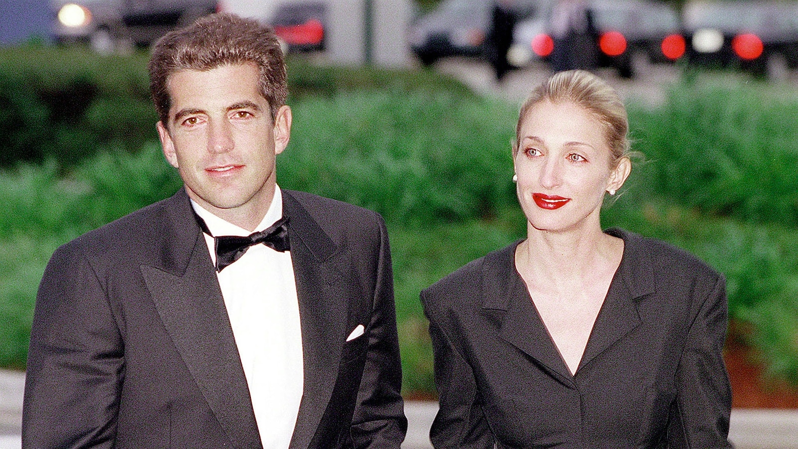 John F. Kennedy Jr., Carolyn Bessette Kennedy's love story examined in ...