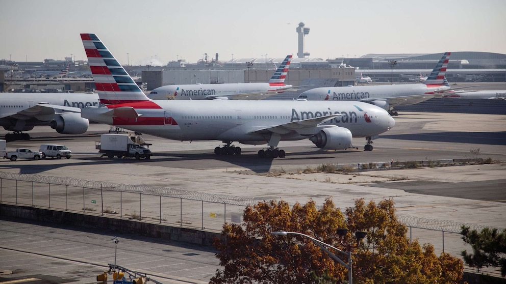 FAA investigating how Delta, American Airlines planes nearly collided ... FAA investigating how Delta, American Airlines planes nearly collided ...