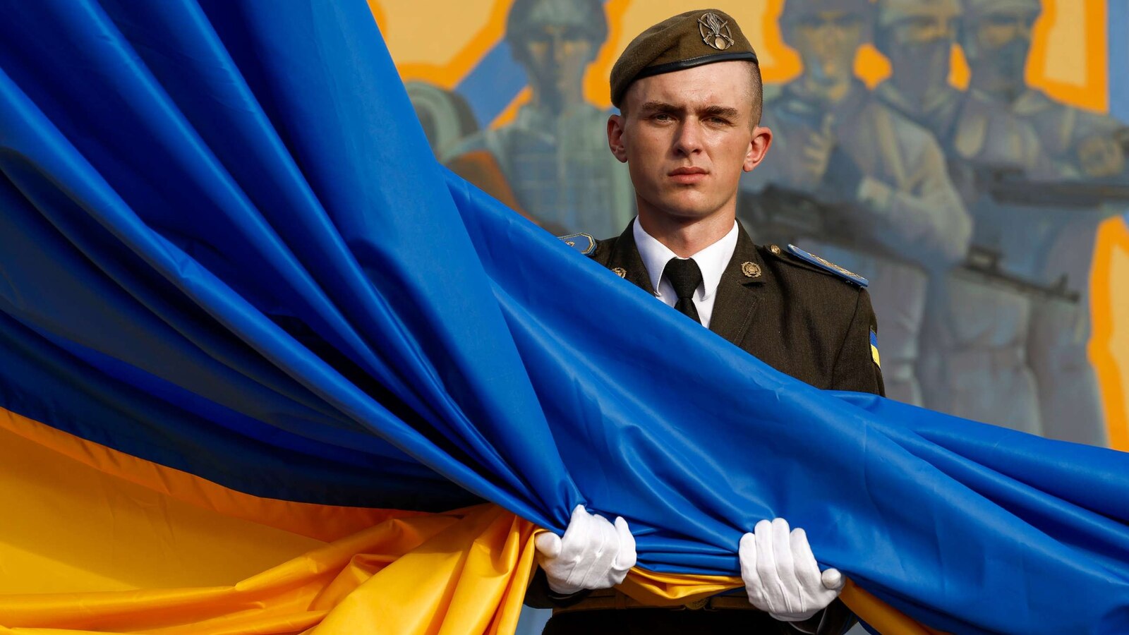 Ukraine's volunteer 'IT army' responds to Russian hackers, minister ...