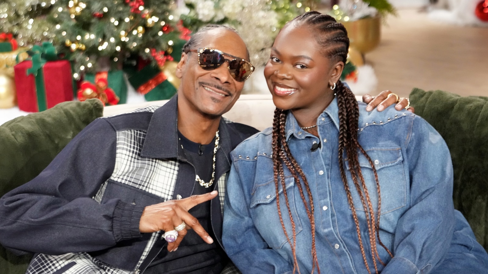 Snoop Dogg’s daughter gives birth to baby girl - ABC News