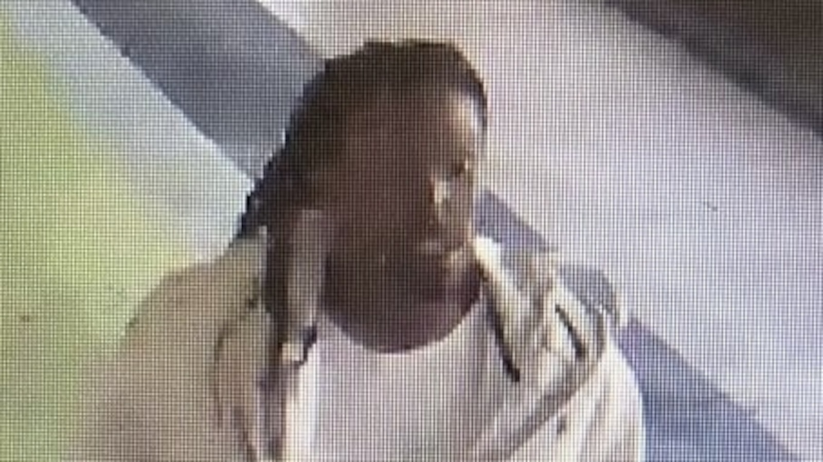 Inmate on the run after escaping custody at Seattle-Tacoma Airport ...