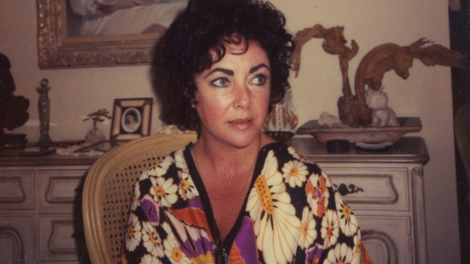 Elizabeth Taylor gets candid in newly released interview - ABC News
