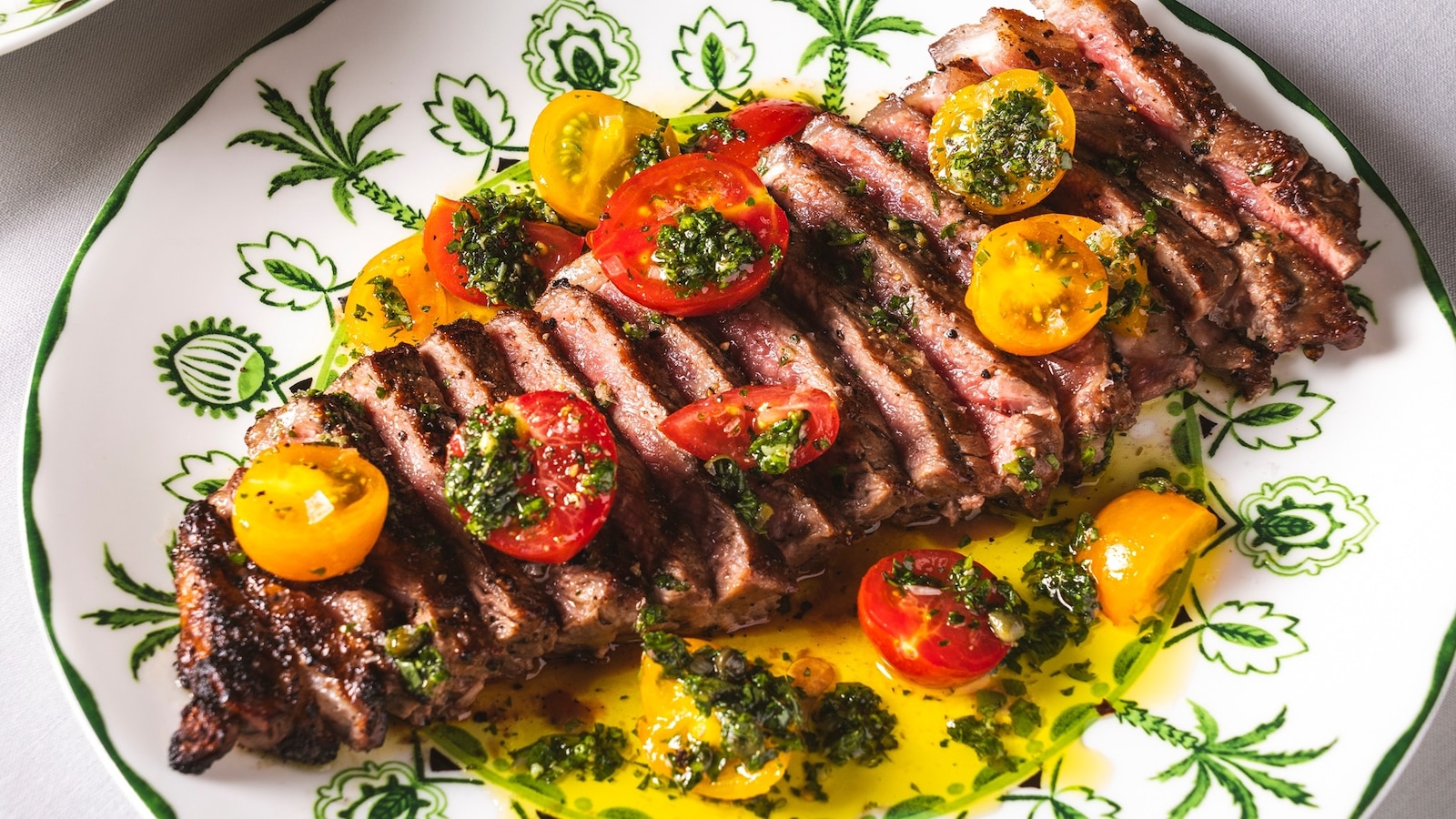 Michelin-starred chef shares 2 steak recipes for summer - ABC News
