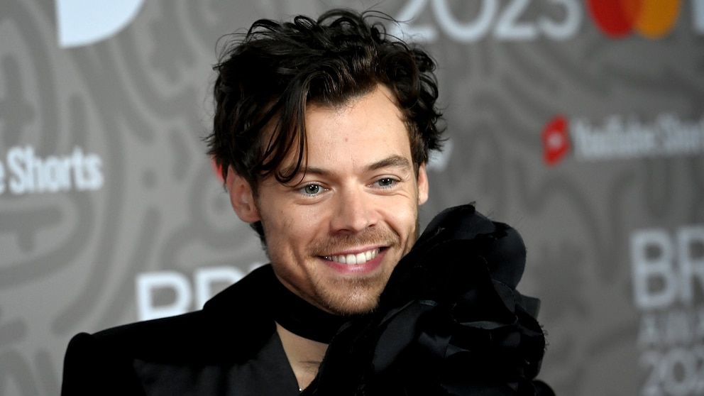 Harry Styles breaks music hiatus with surprise YouTube release - Good ...