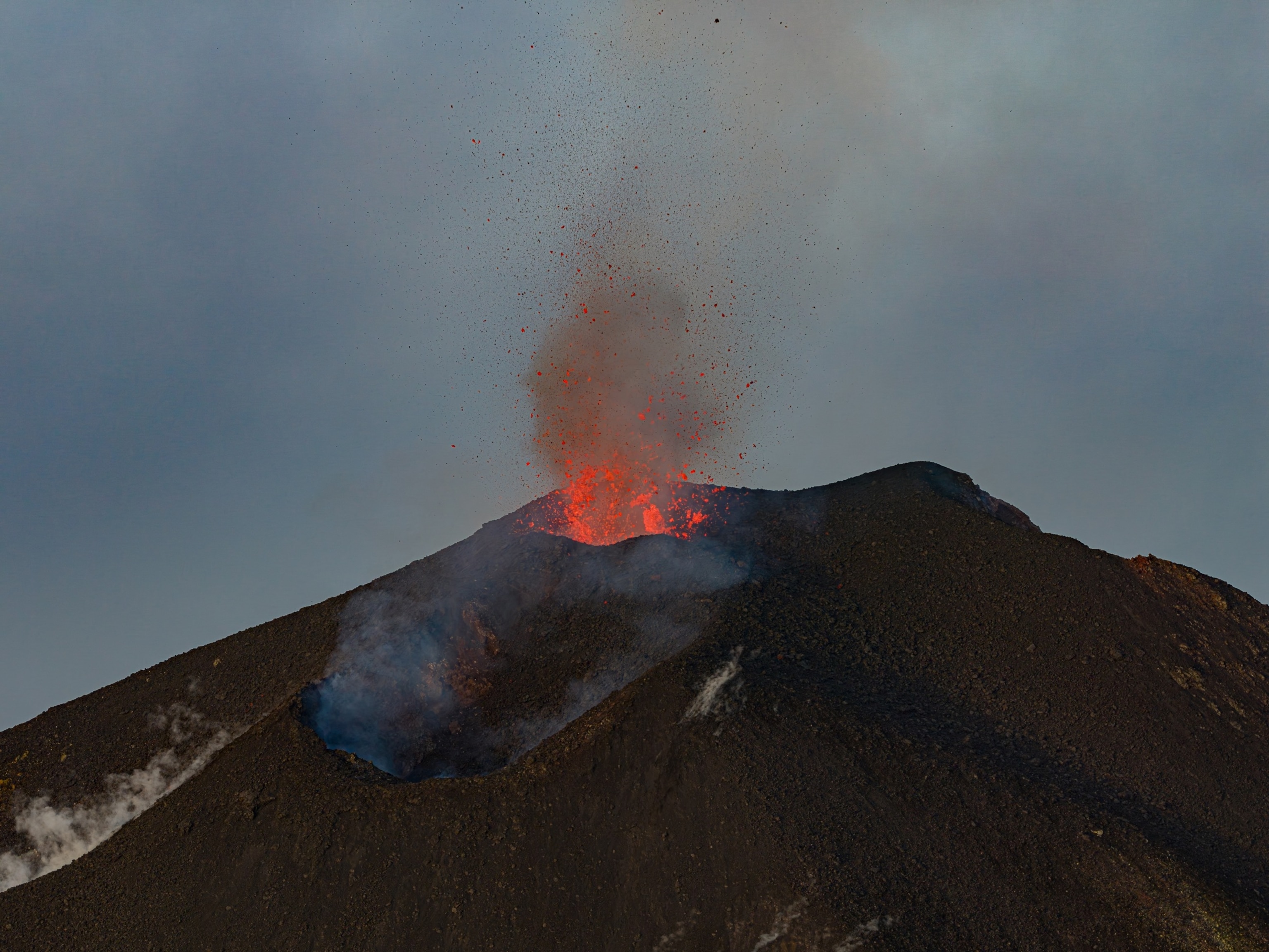Scientists discover new way to detect volcanic eruptions at Mount Etna ...