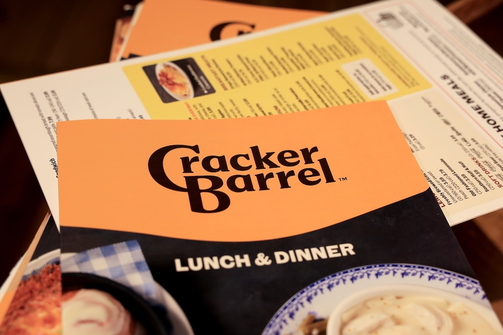 Cracker Barrel responds to backlash over new logo, restaurant redesign ...