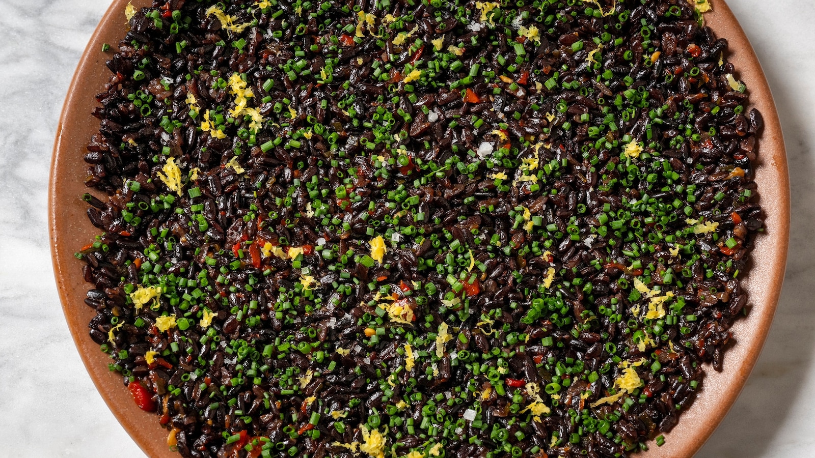 Learn to make 'Top Chef' Danny Garcia's crispy black rice - ABC News