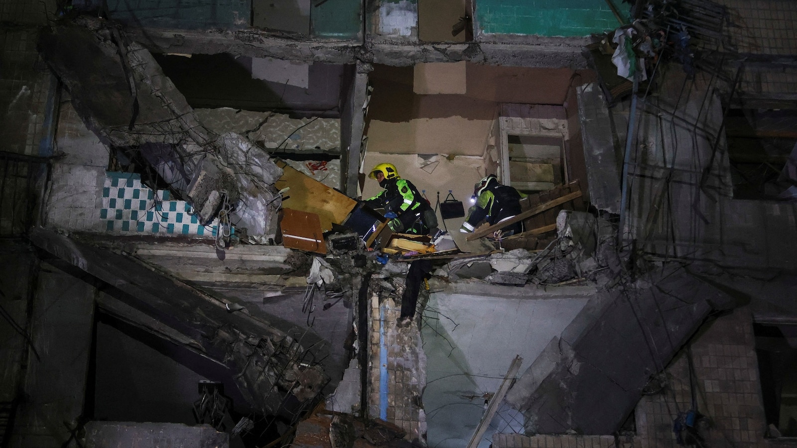 Russia and Ukraine launch scores of attack drones in overnight strikes ...