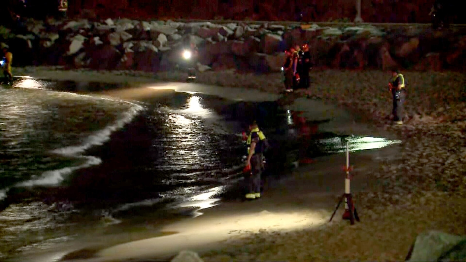 1 teen dead, 2 others rescued from Lake Michigan in apparent drowning ...