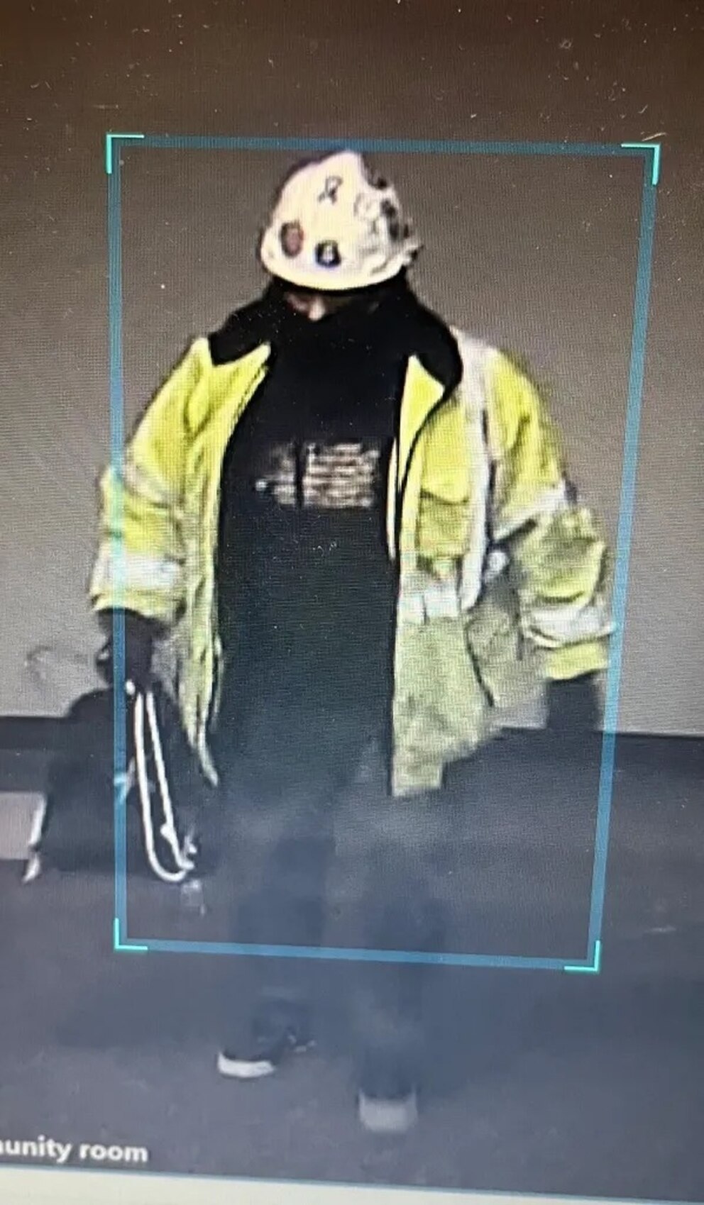 Suspects who posed as city workers sought in armed home invasion ...