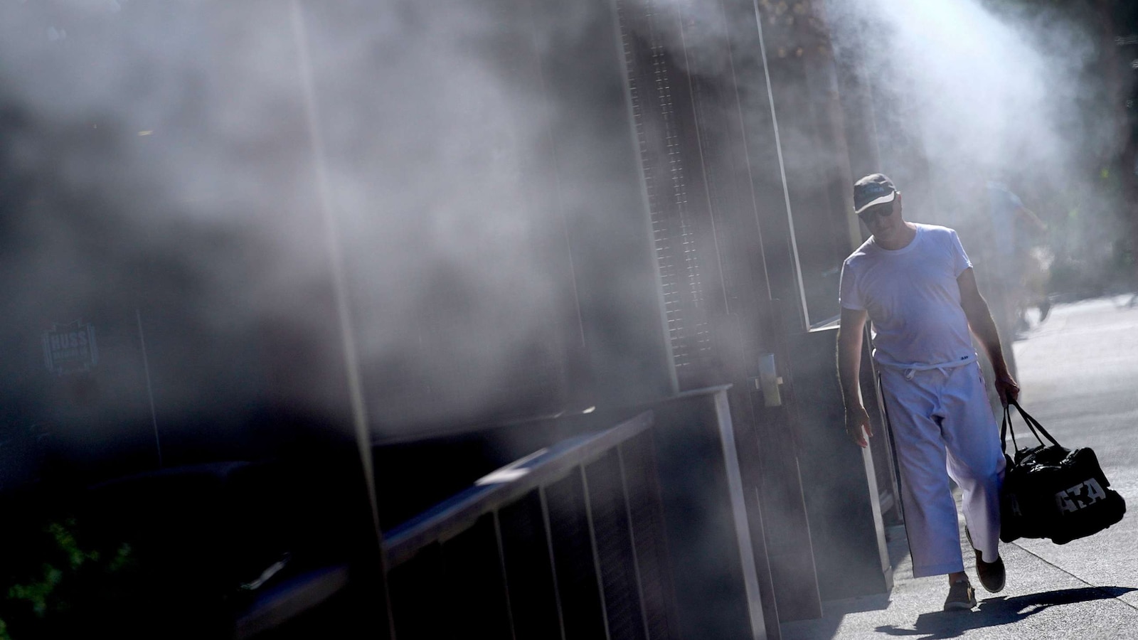 90 million Americans across 16 states from Washington to Florida under ...