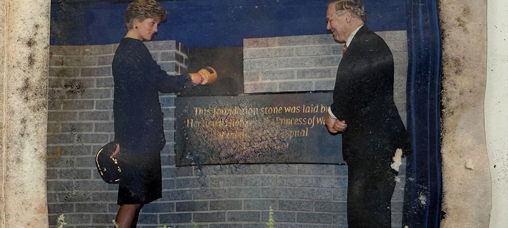 Time capsule sealed by Princess Diana in London opened up after 34 ...