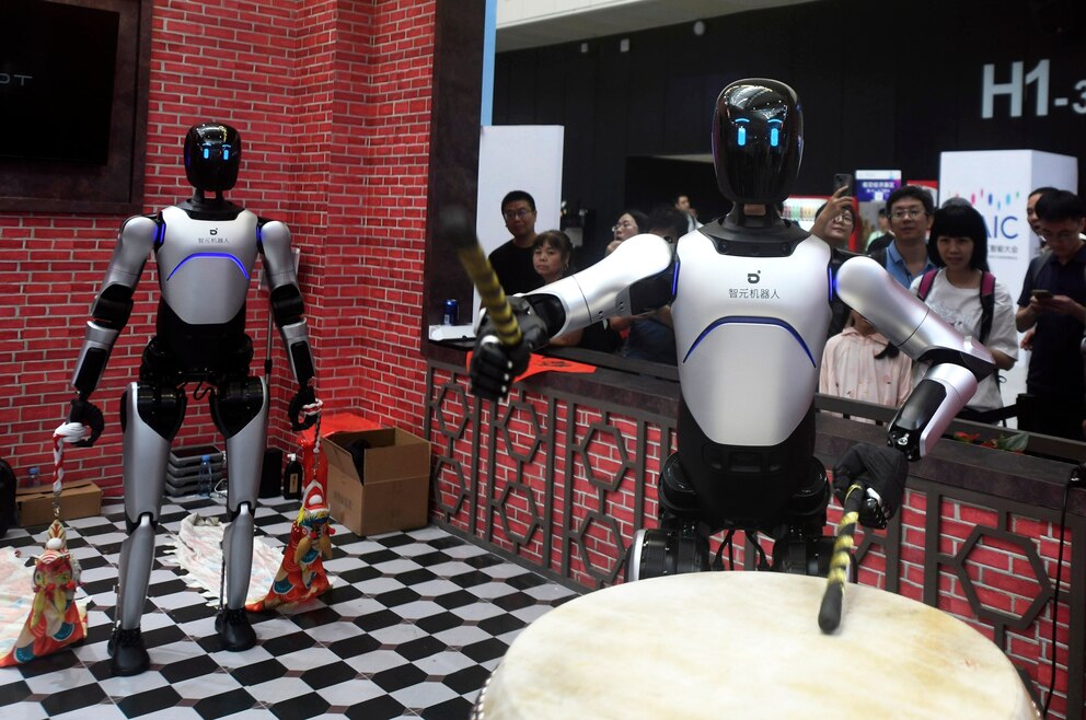 Meet the humanoid robot that just set a new world walking record - Good ...